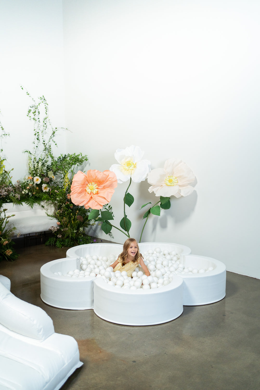 Mini Daisy Ball Pit – Mini Castles